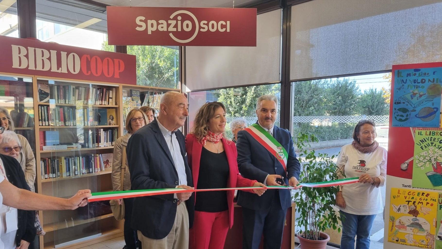 Inaugurata la Bibliocoop al Coop.fi di Arena Metato - Informatore